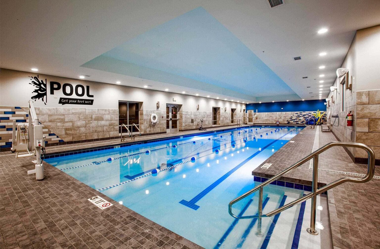 SWIMMING POOL - Spark Gym
